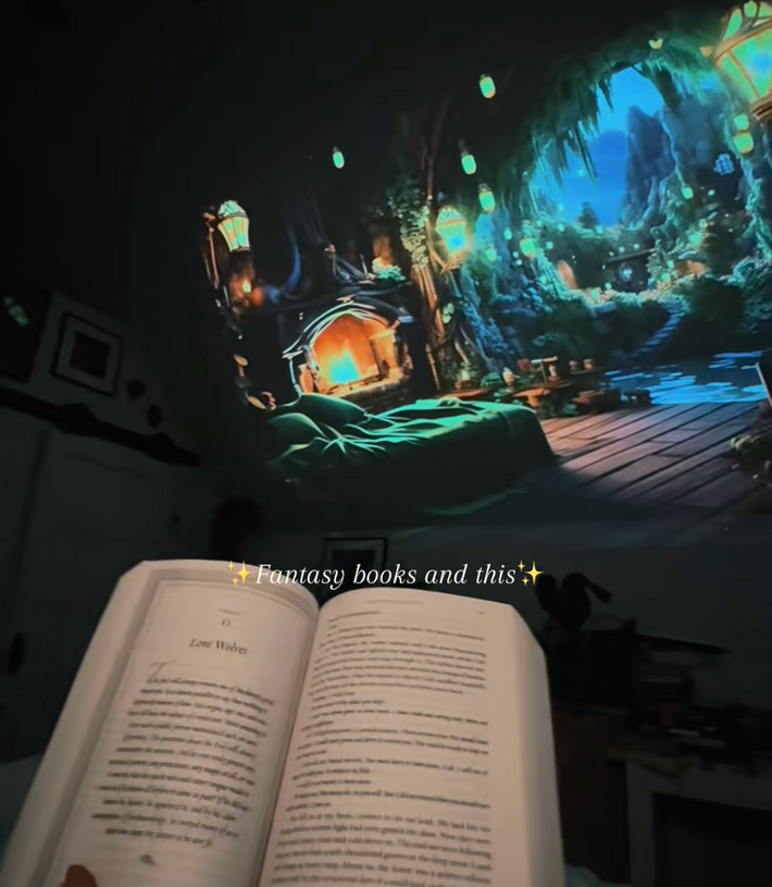 Novel Cast - Projector